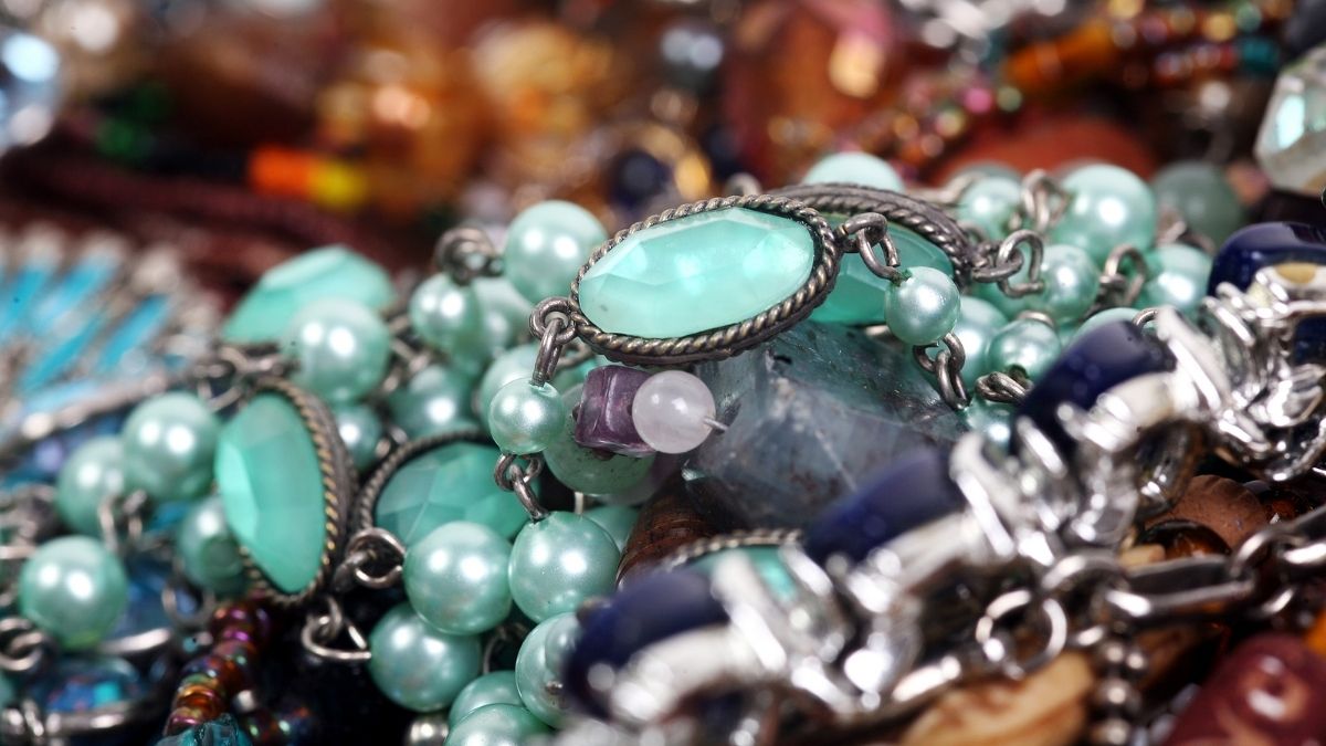 How to Cleanse Crystals - Ultimate Guide to Safely Clean 38 Gemstones ...